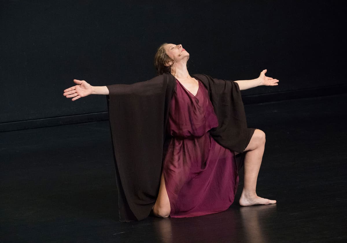 Crossing the Line: Jérôme Bel's Isadora Duncan - The Brooklyn Rail